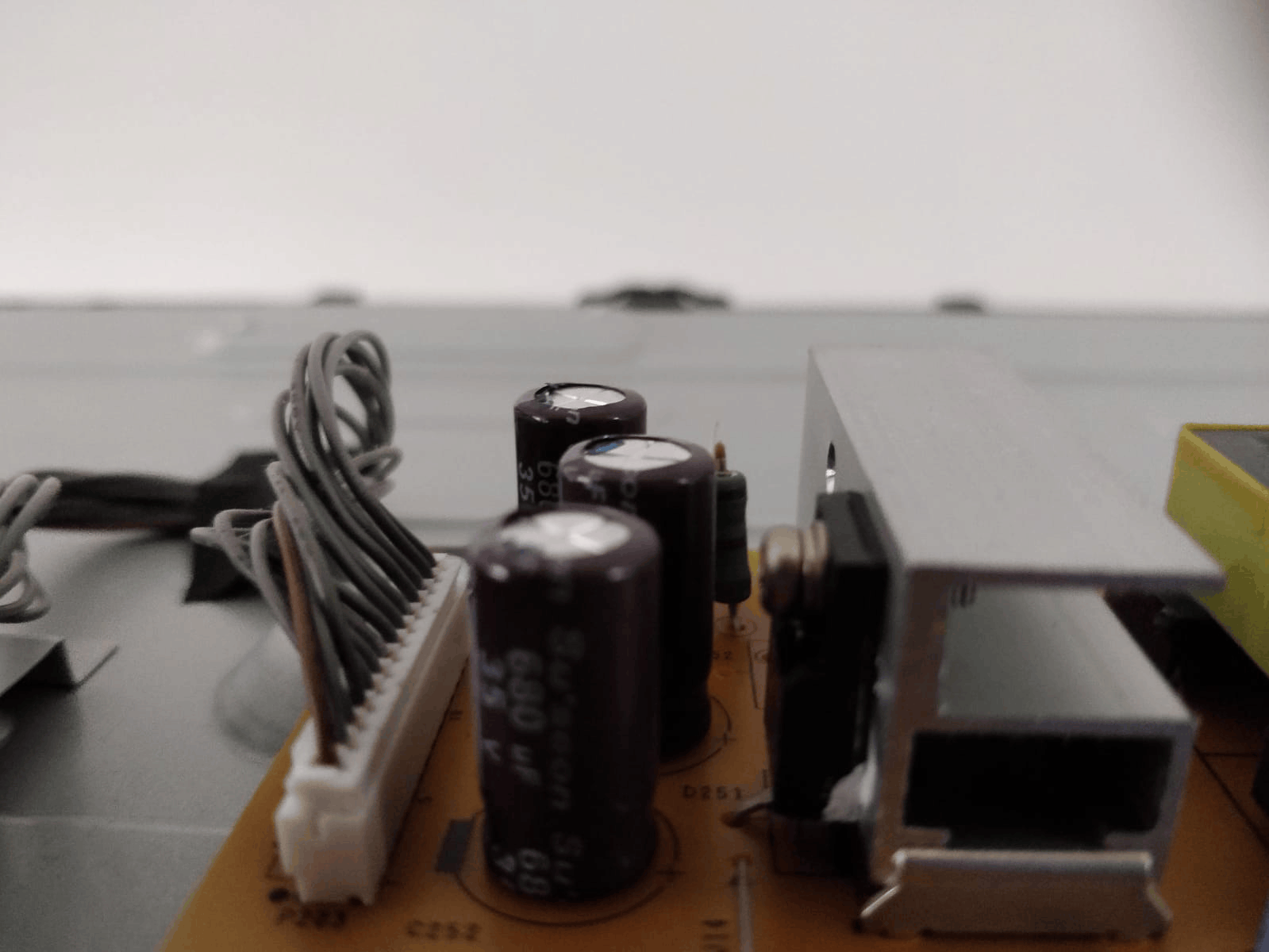 LG tv gaat niet aan, geen brandend lampje - Televisies, projectors ...