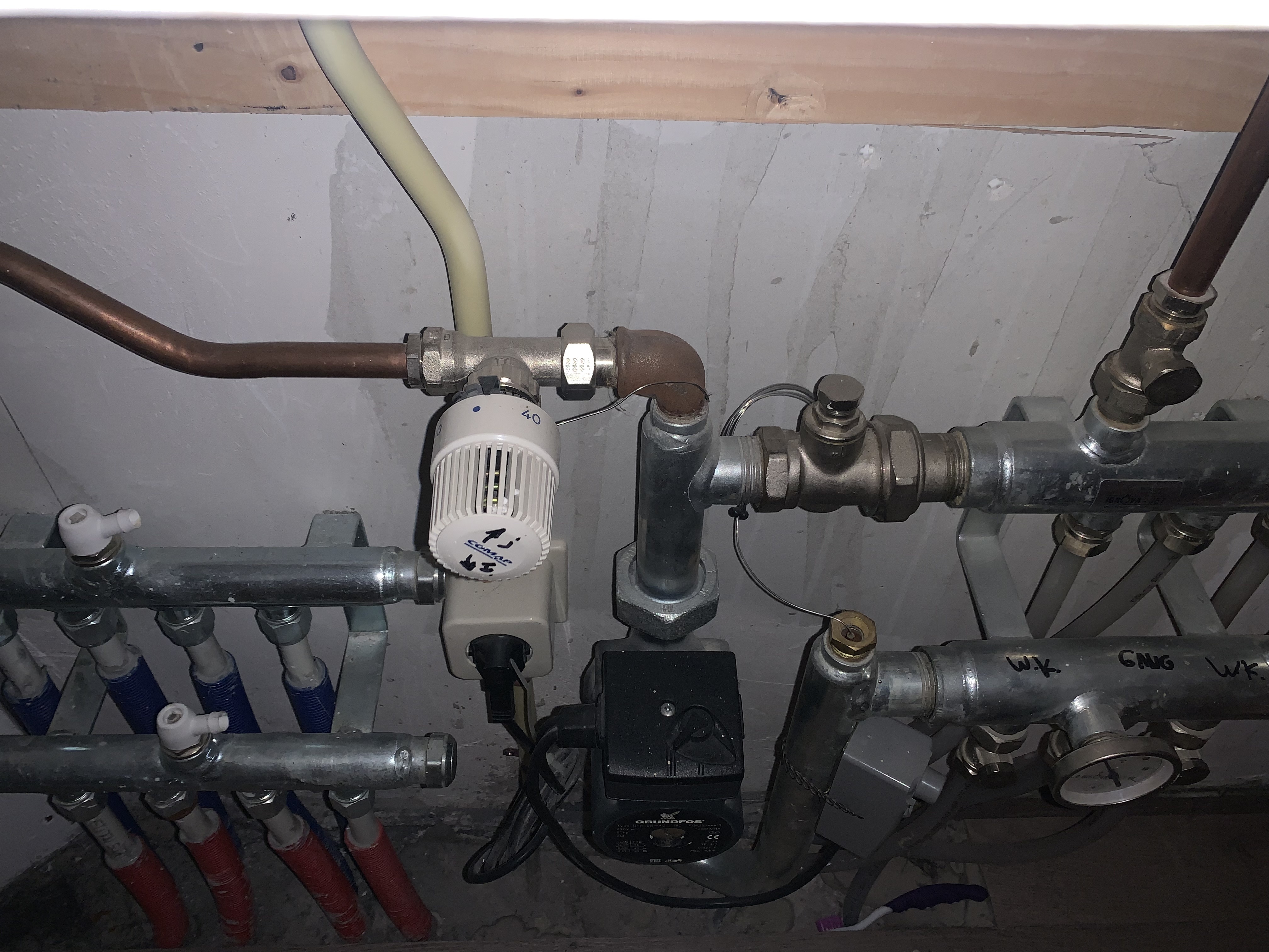 Vloerverwarming icm radiatoren benedenverdieping - Duurzame energie en installaties - GoT