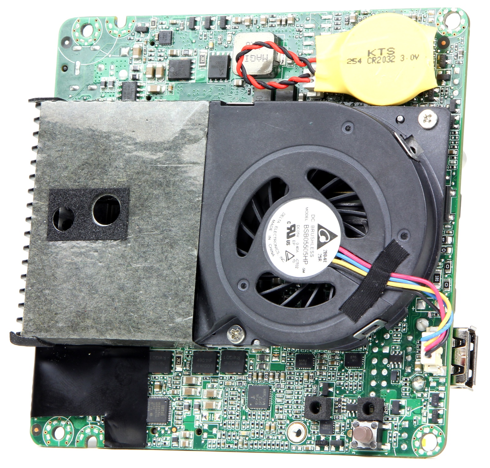 Intels Next Unit of Computing: een pc in je handpalm - Review - Tweakers