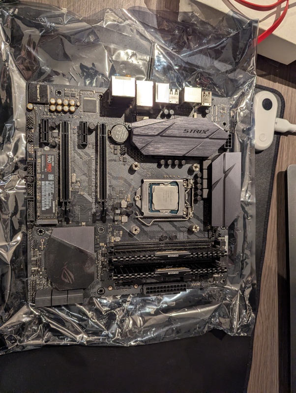 Intel Core i7-8700K / Asus ROG Strix Z370-G / Corsair Vengeance 32GB ...