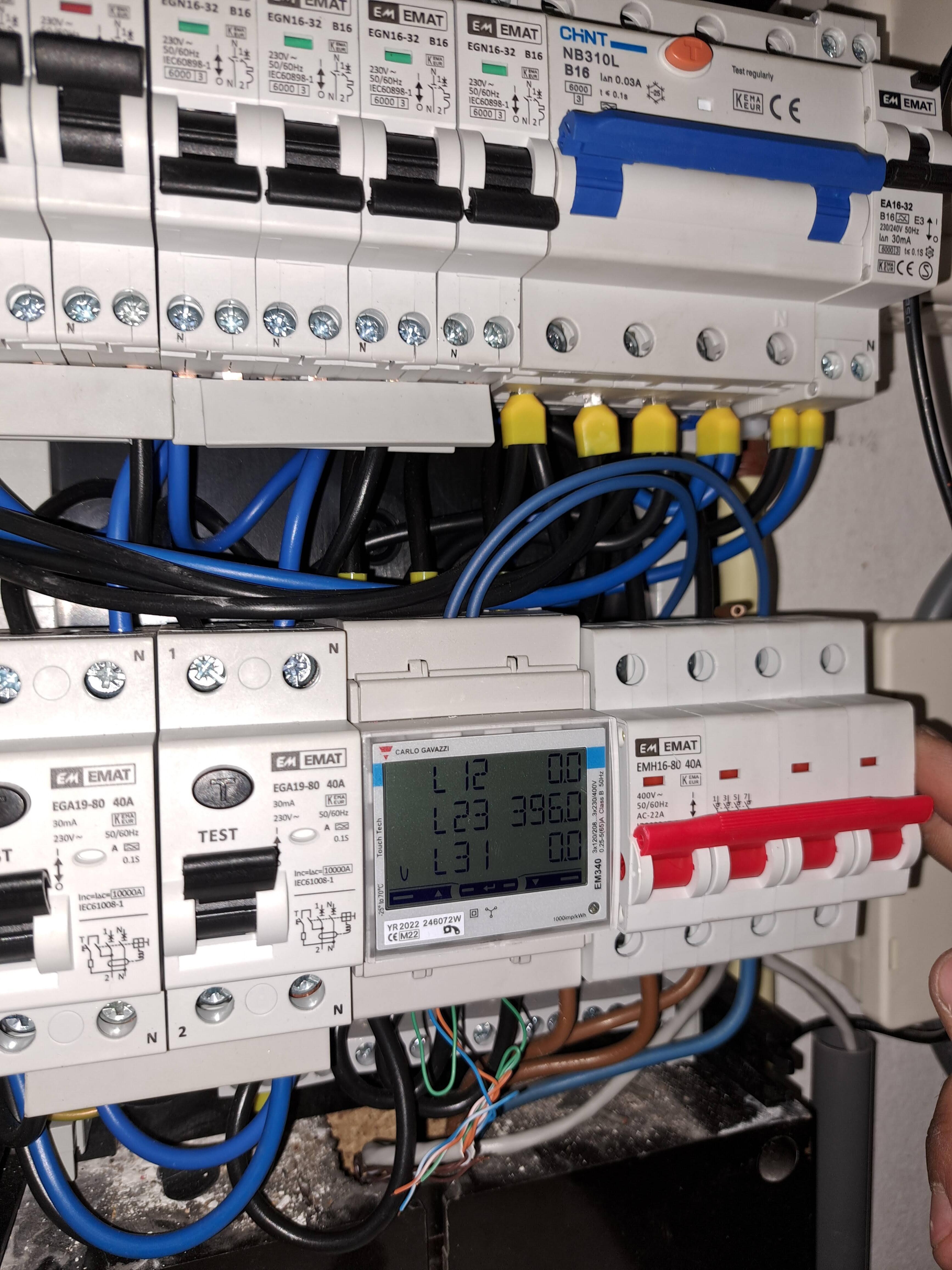 N aansluiten? op EM340 (power booster enrgy meter) in 3 fase ...