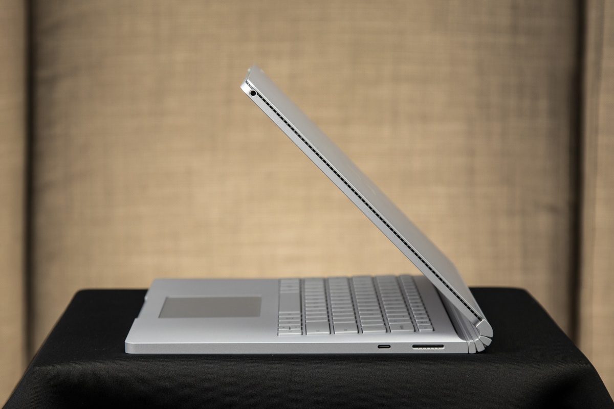 Microsoft Surface Book 2 Review - Tweakers