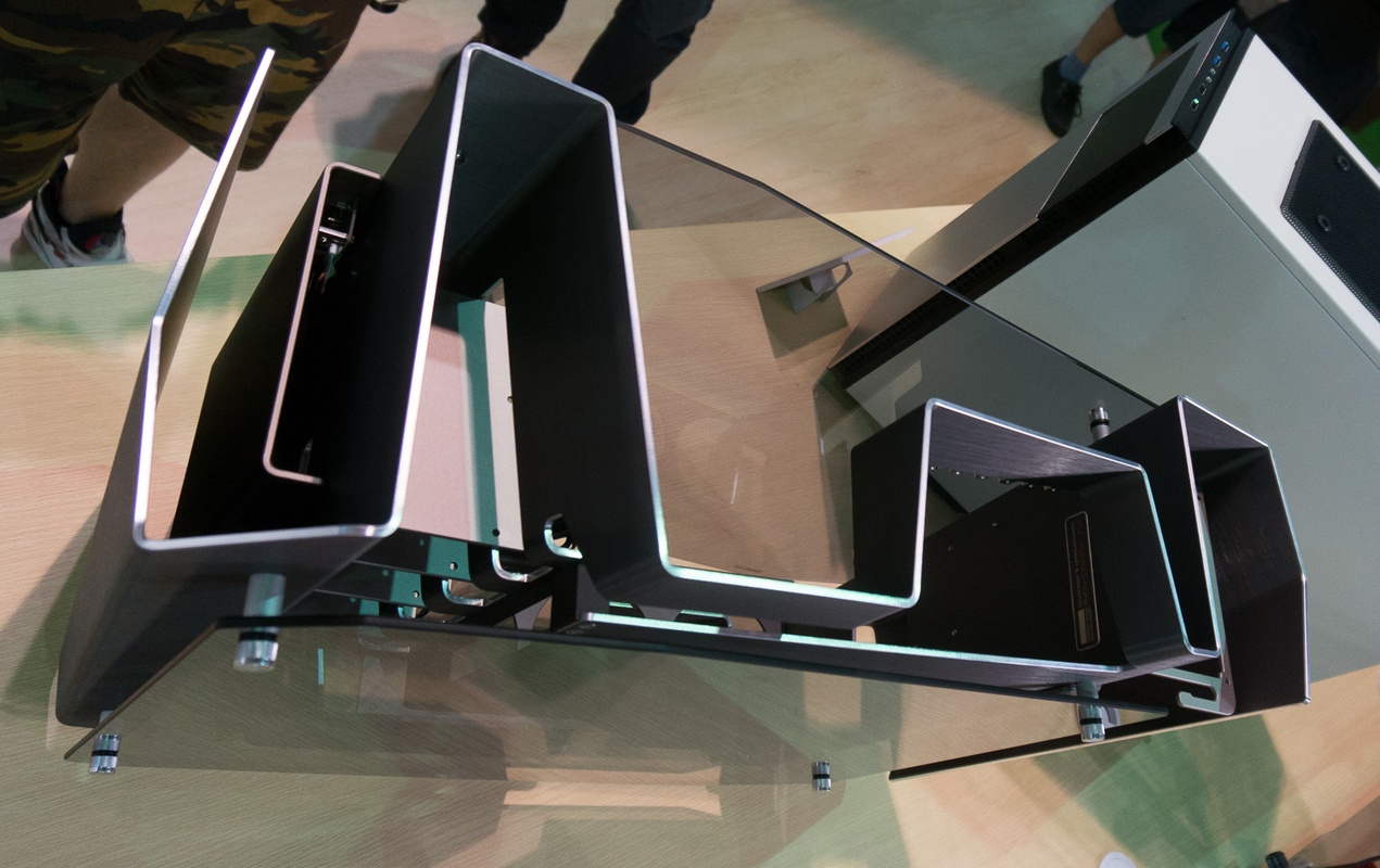 InWin toont opvallende behuizingen op Computex - Tweakers