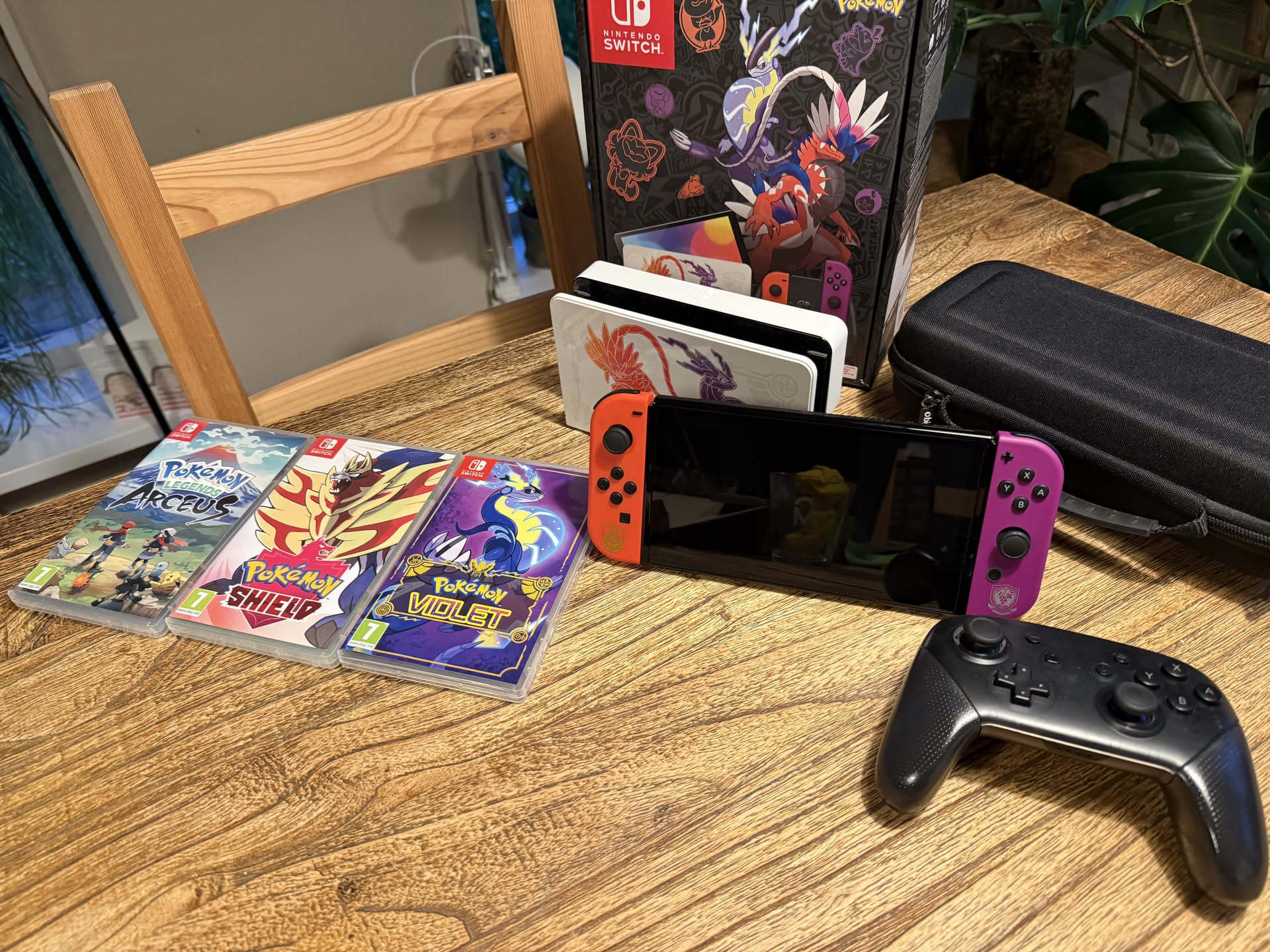 Nintendo Switch OLED - Met Pokemon Shield, Violet en Arceus aangeboden ...