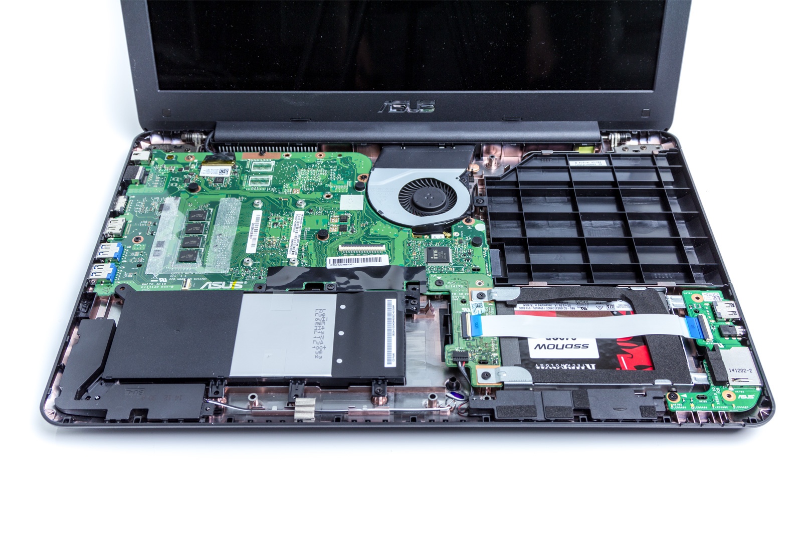 Asus R556LA Review - Tweakers