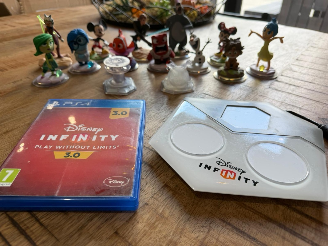 Disney Infinity 3.0 + 14 figures , PS4 aangeboden - Vraag & Aanbod ...