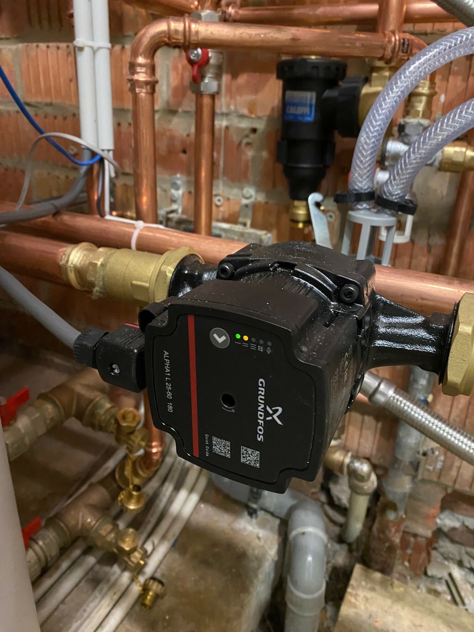 vraag mbt pomp CV Ecodan - Duurzame energie en installaties - GoT