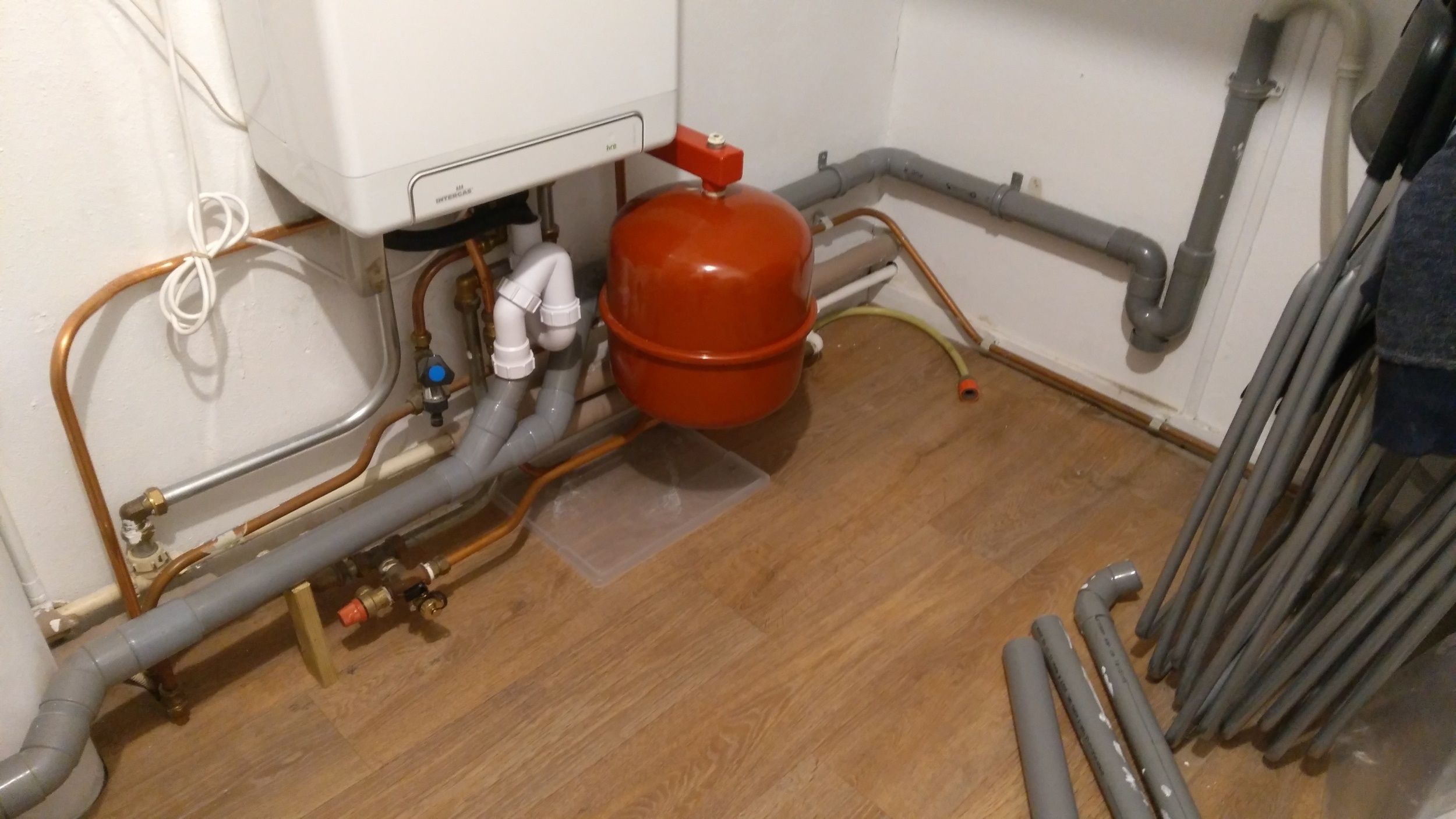 Oplossing voor overlopende ketel sifon door wasmachine - Bouwen en ...