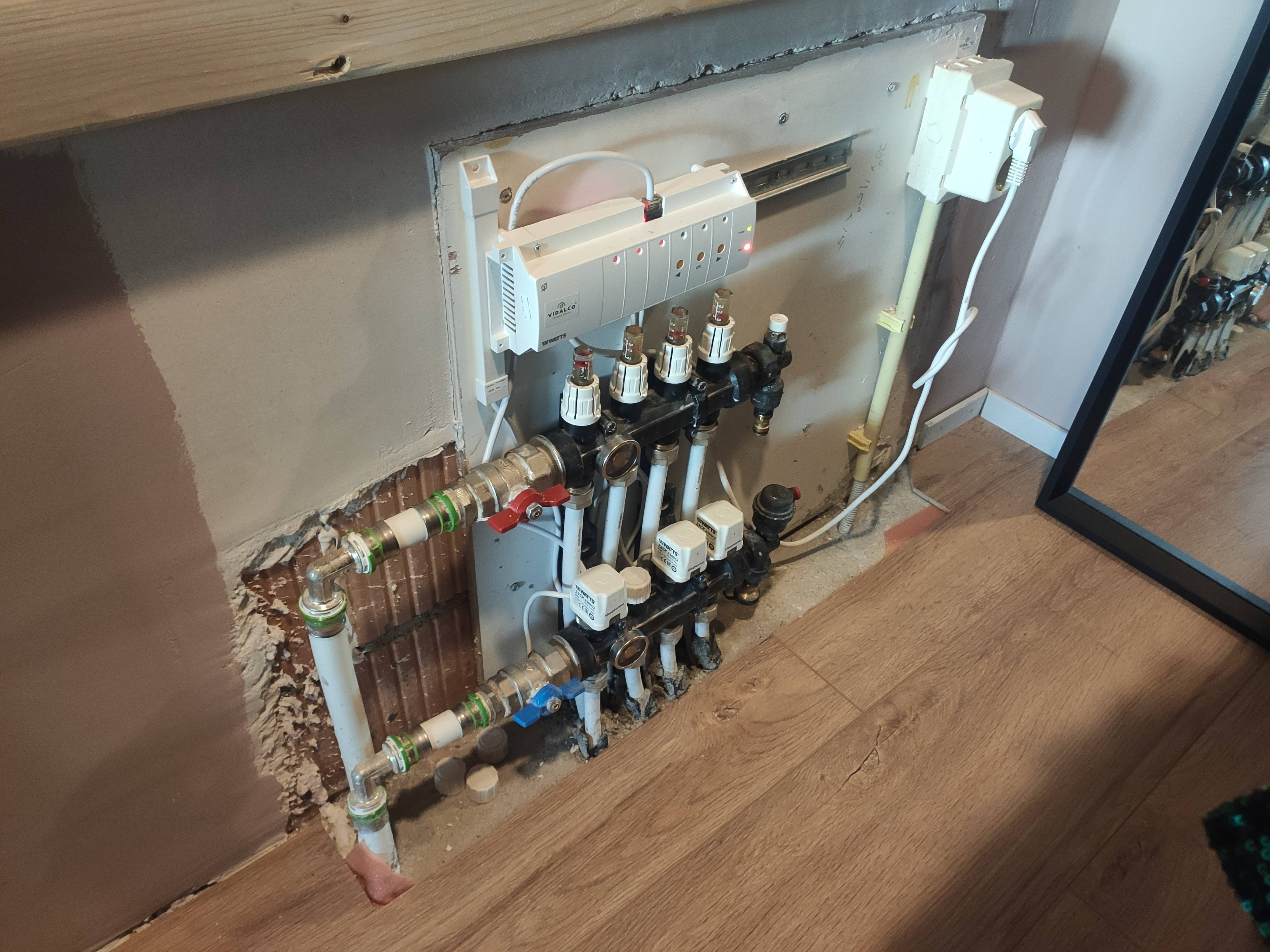 Vloerverwarming bovenverdieping word niet warm - Duurzame energie en installaties - GoT