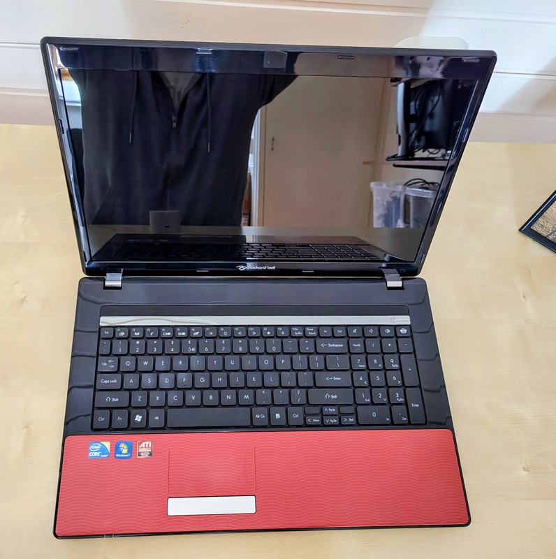 Packard Bell Easynote aangeboden - Vraag & Aanbod - Tweakers