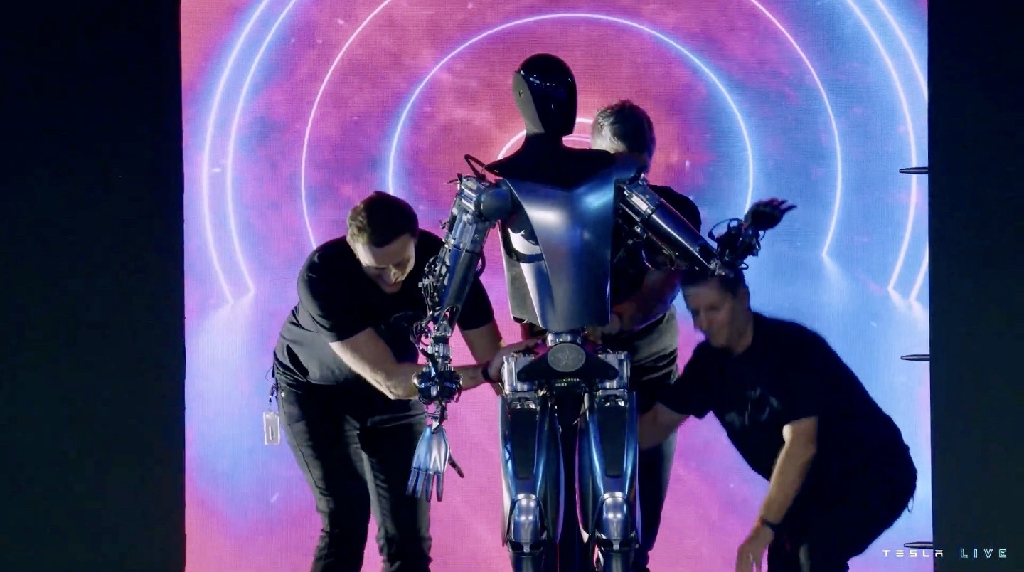 Tesla presenteert humanoïde robot die minder dan 20.000 dollar moet ...