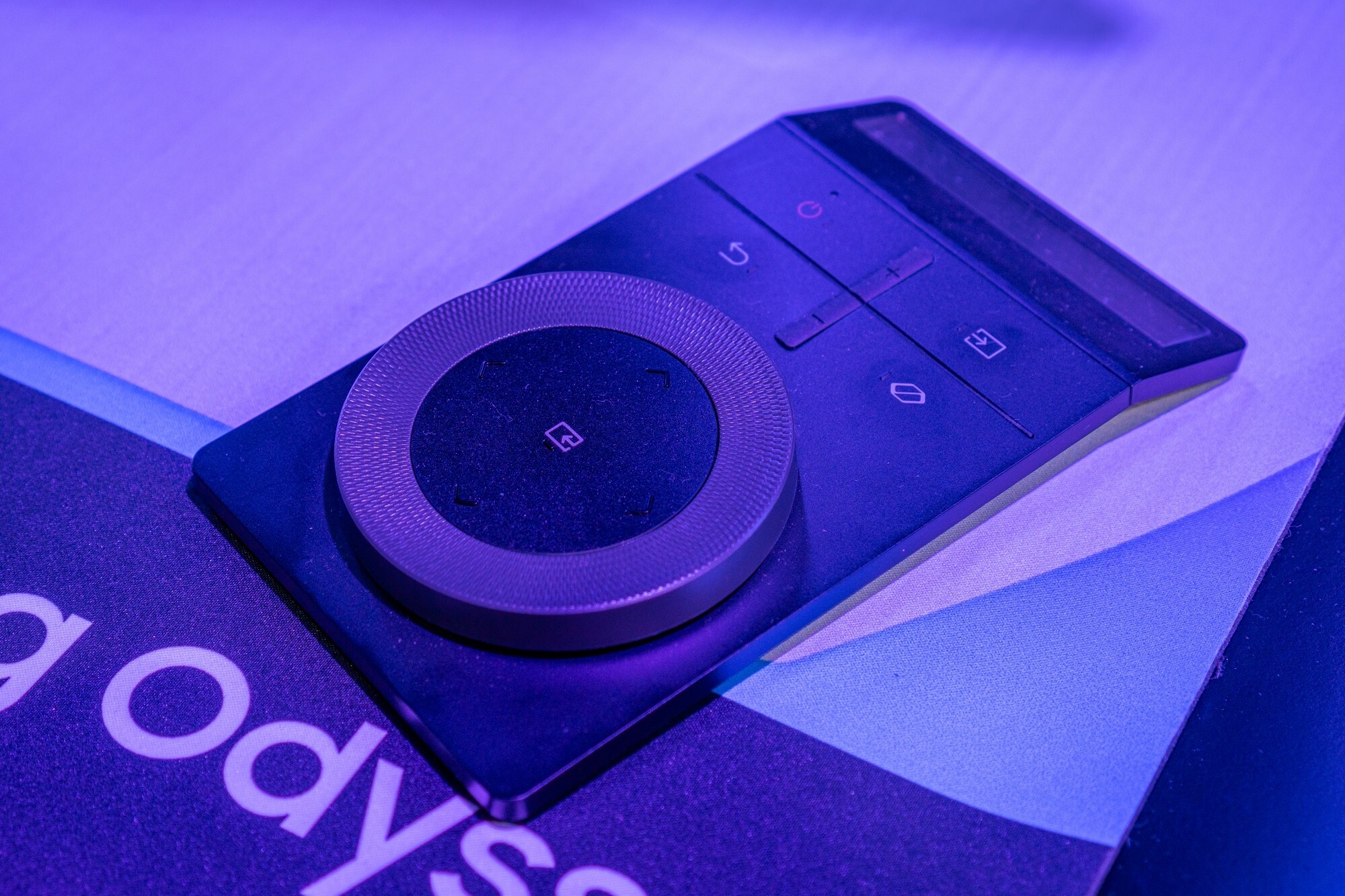 Samsung toont verbeterde versie van Odyssey Ark-monitor - Tweakers