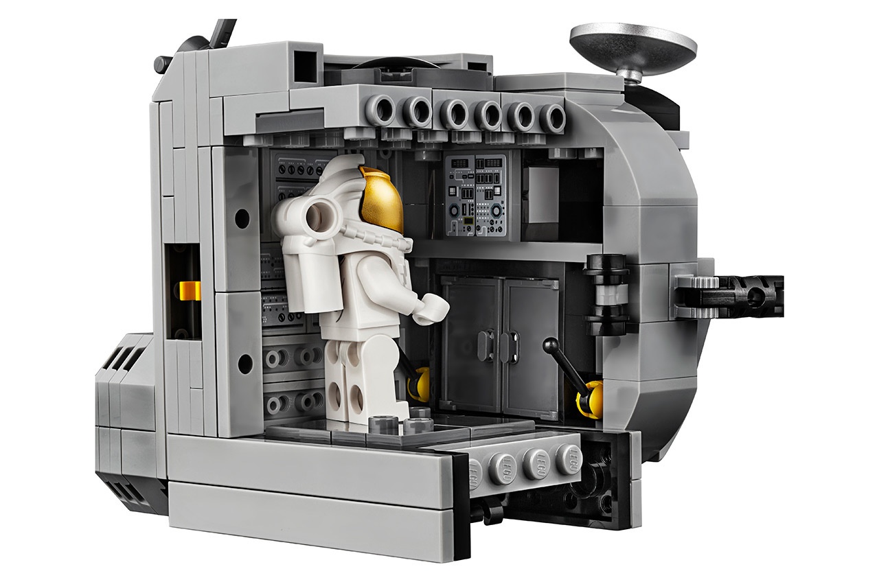 Lego brengt model van NASA's Apollo 11-maanlander uit - Beeld en geluid ...