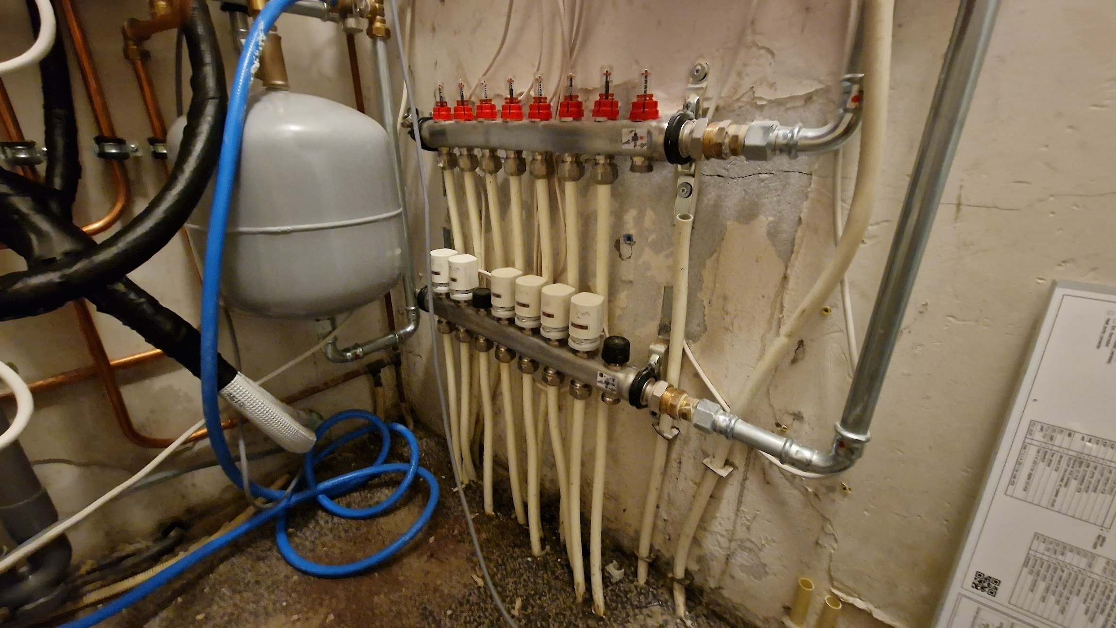 Een groep van de vloerverwarming verstopt. Reinigen? - Duurzame energie en installaties - GoT