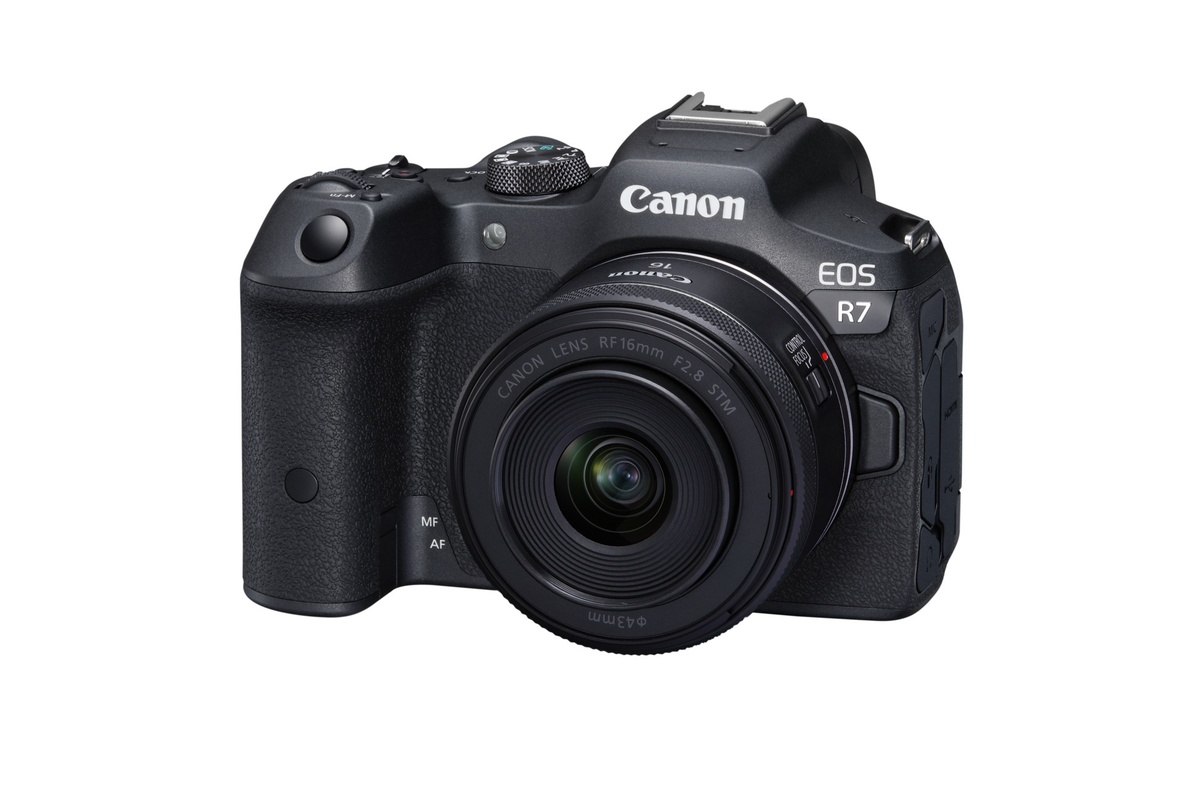 Canon introduceert EOS R7- en R10-camera's met APS-C-sensor - Tweakers