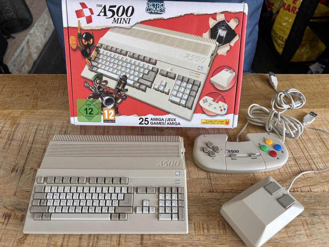 Retro Games THEA500 Mini Beige aangeboden - Vraag & Aanbod - Tweakers