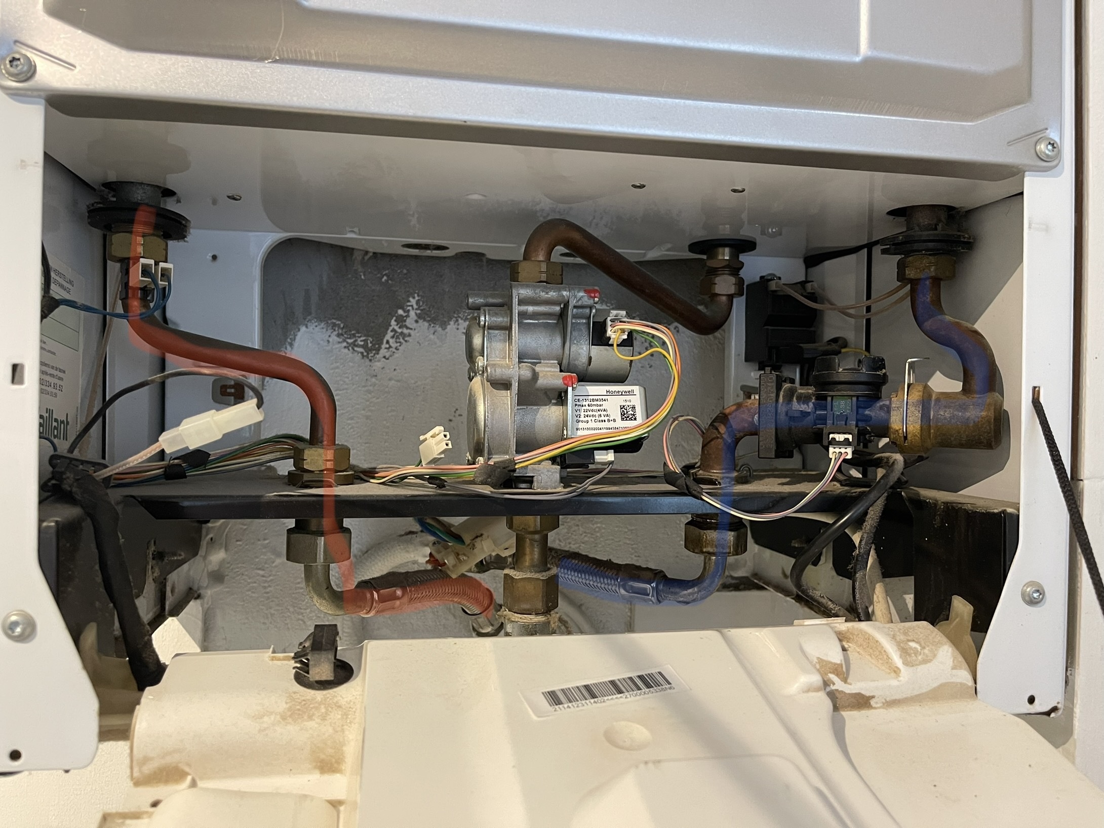 Geiser/doorstromer slaat enkel aan met alle kranen open - Duurzame ...