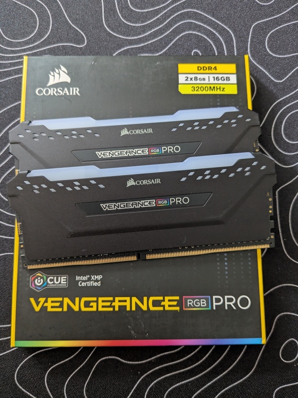 Corsair Vengeance RGB Pro CMW16GX4M2C3200C16 aangeboden - Vraag ...