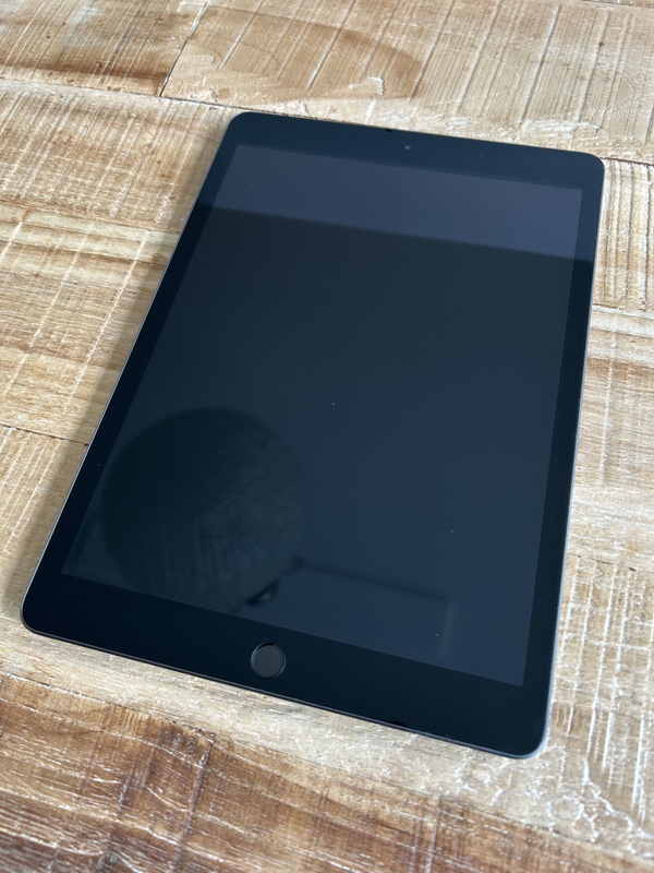 Apple iPad (2020) Wi-Fi 32GB Grijs aangeboden - Vraag & Aanbod - Tweakers