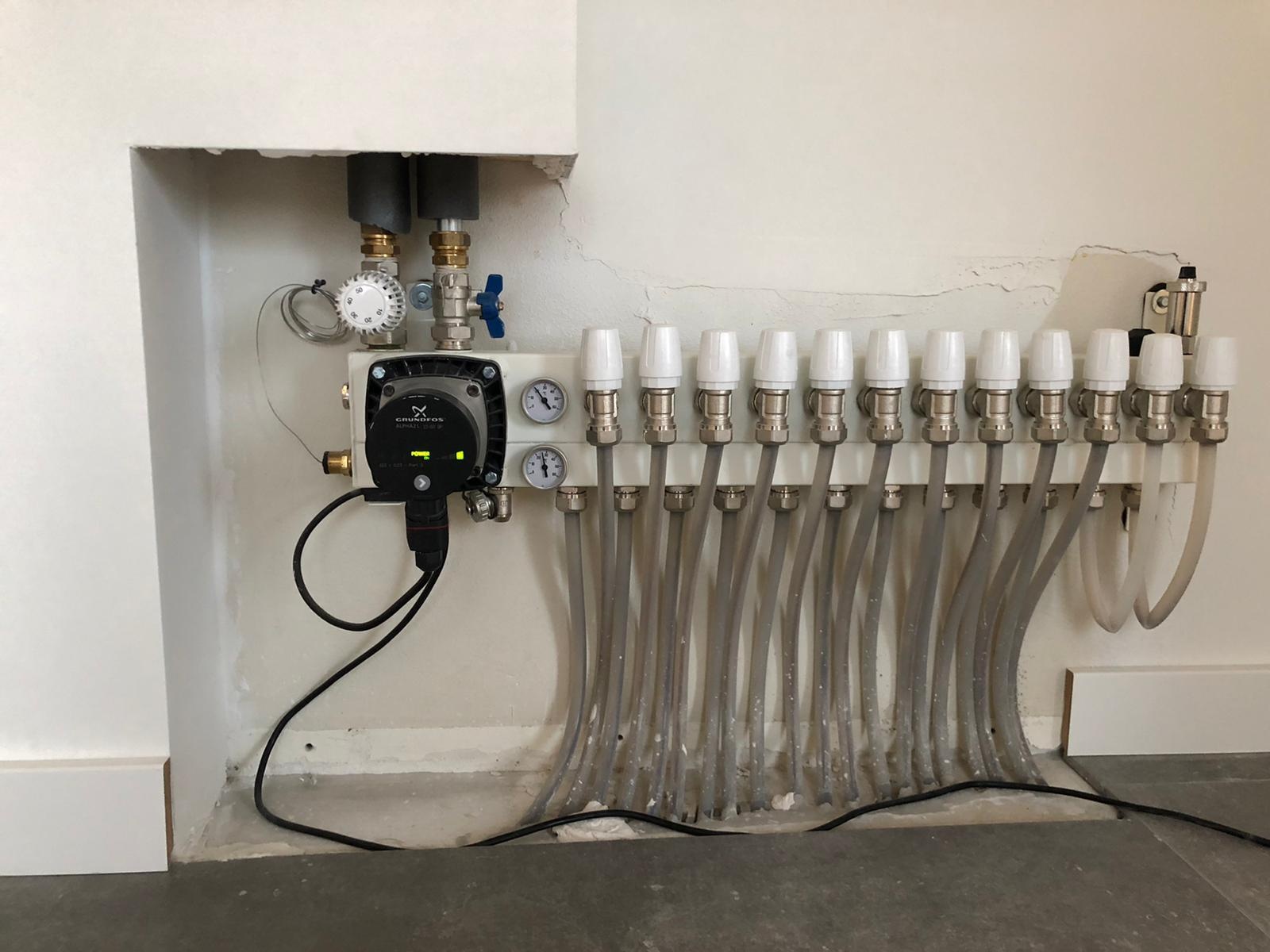 Vloerverwarming wordt niet warmer dan 24/25 graden. - Duurzame energie en installaties - GoT