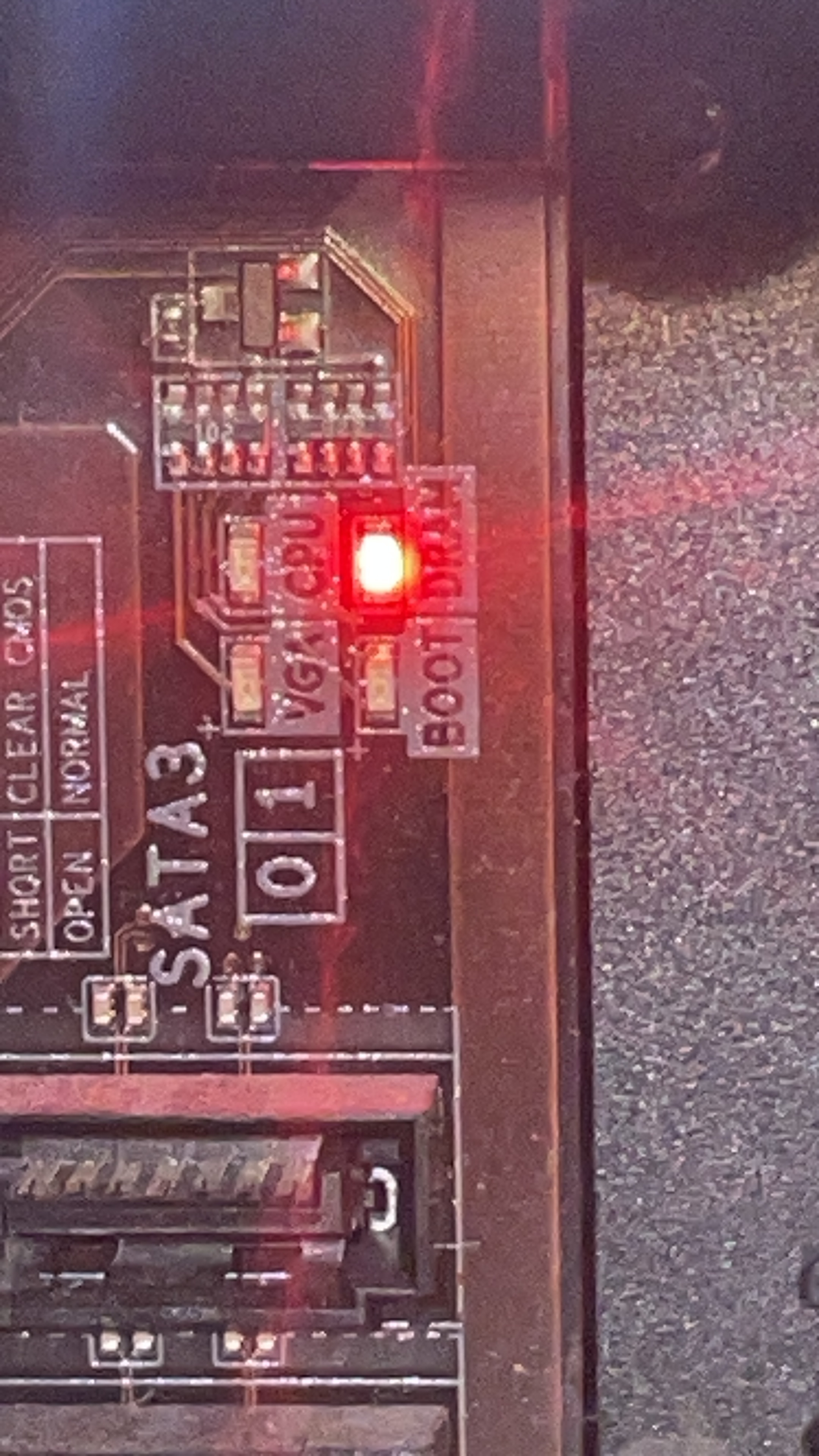 DRAM rood lampje - Processors, moederborden en geheugen - GoT