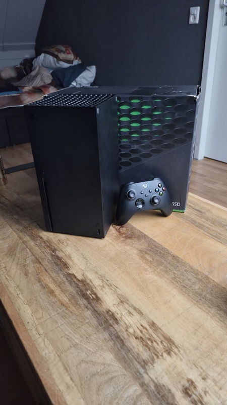 Microsoft Xbox Series X 1TB, Disc Drive Zwart aangeboden - Vraag ...