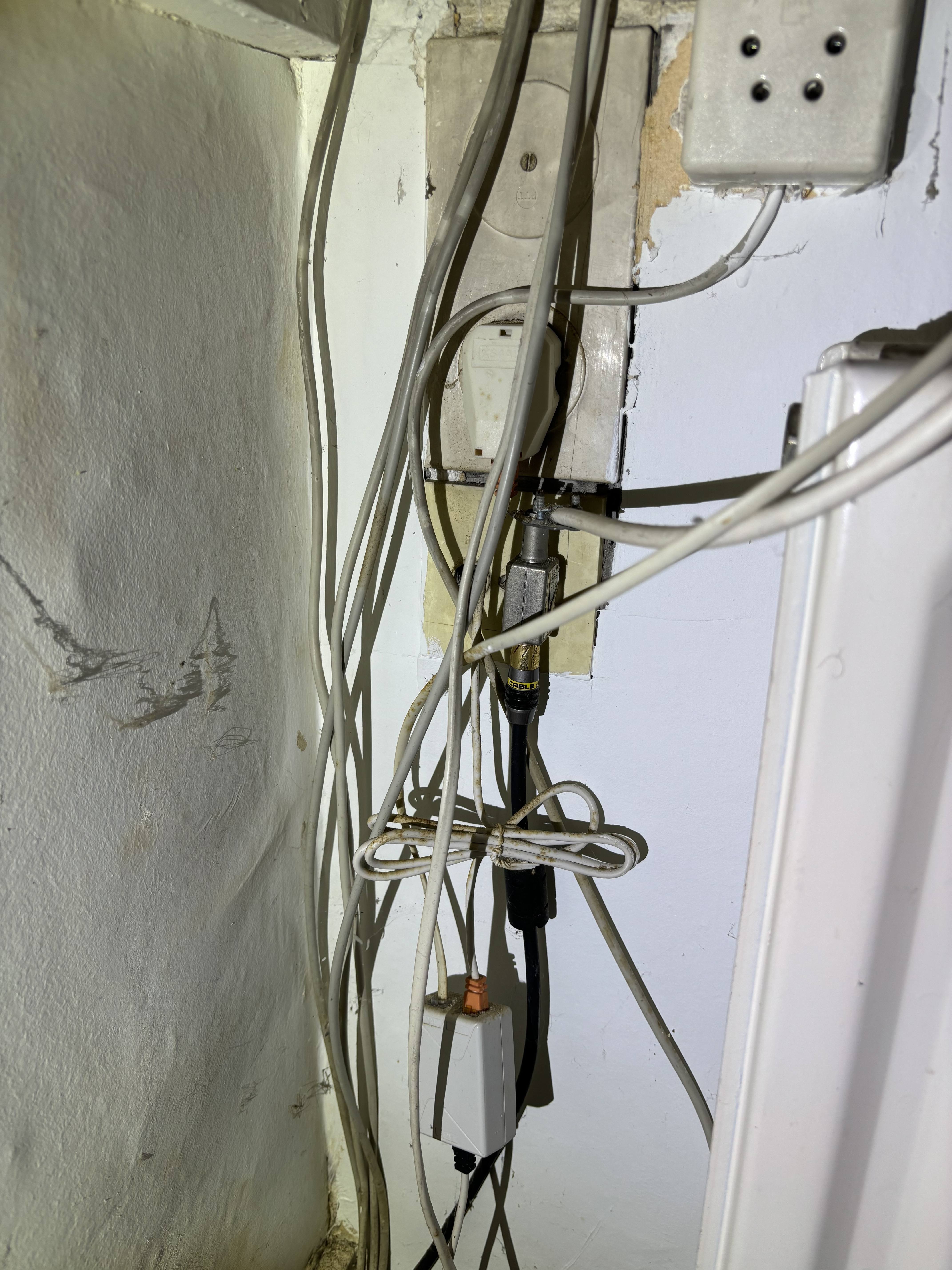 ADSL aansluiting tijdelijke woning chaos - Internet en hosting - GoT