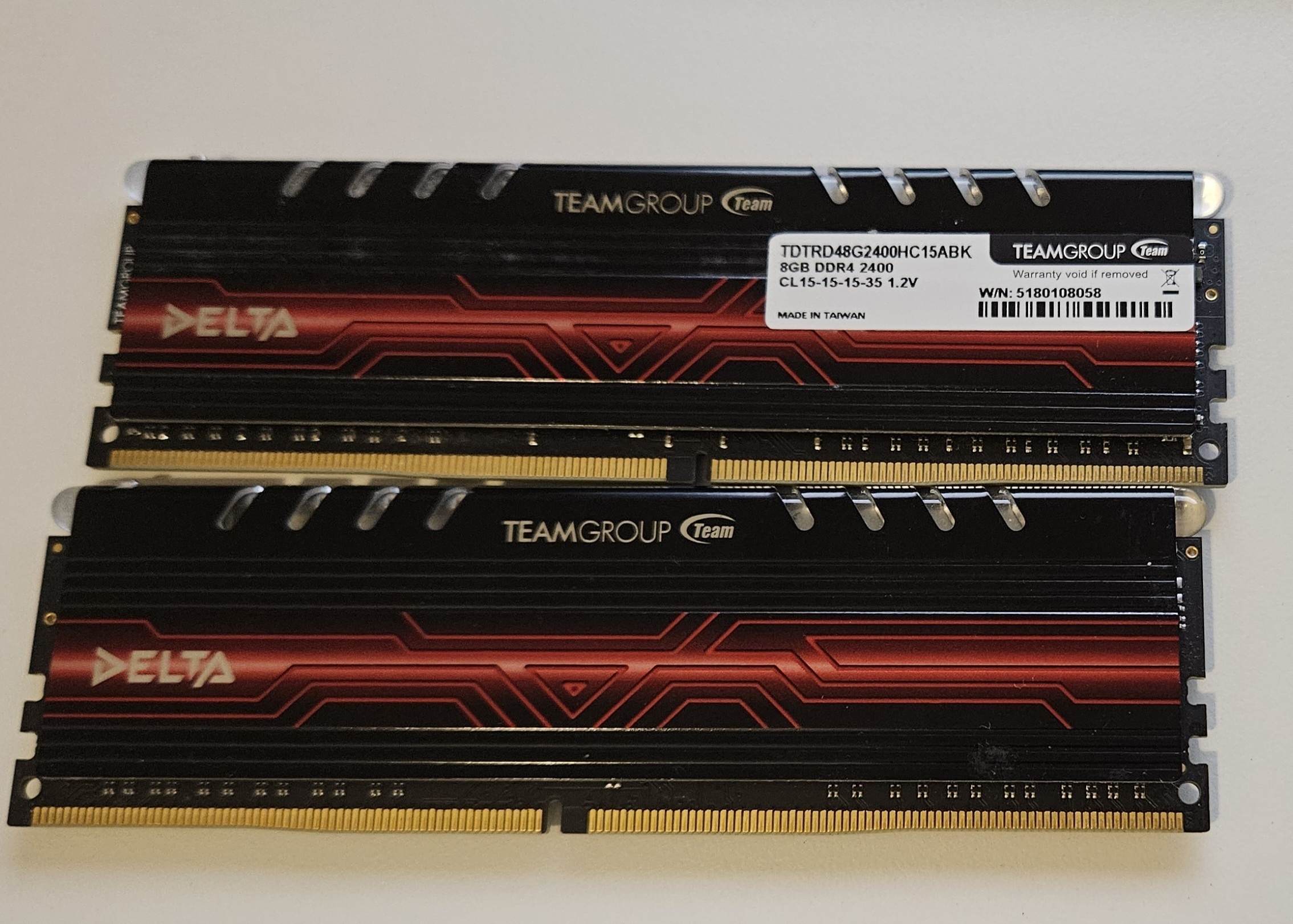 Team Group Delta TDTRD416G2400HC15ADC01 (Red Led) aangeboden - Vraag ...