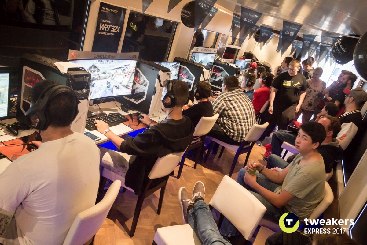 Verslag van Tweakers Express 2017: vr-games in de trein naar gamescom ...