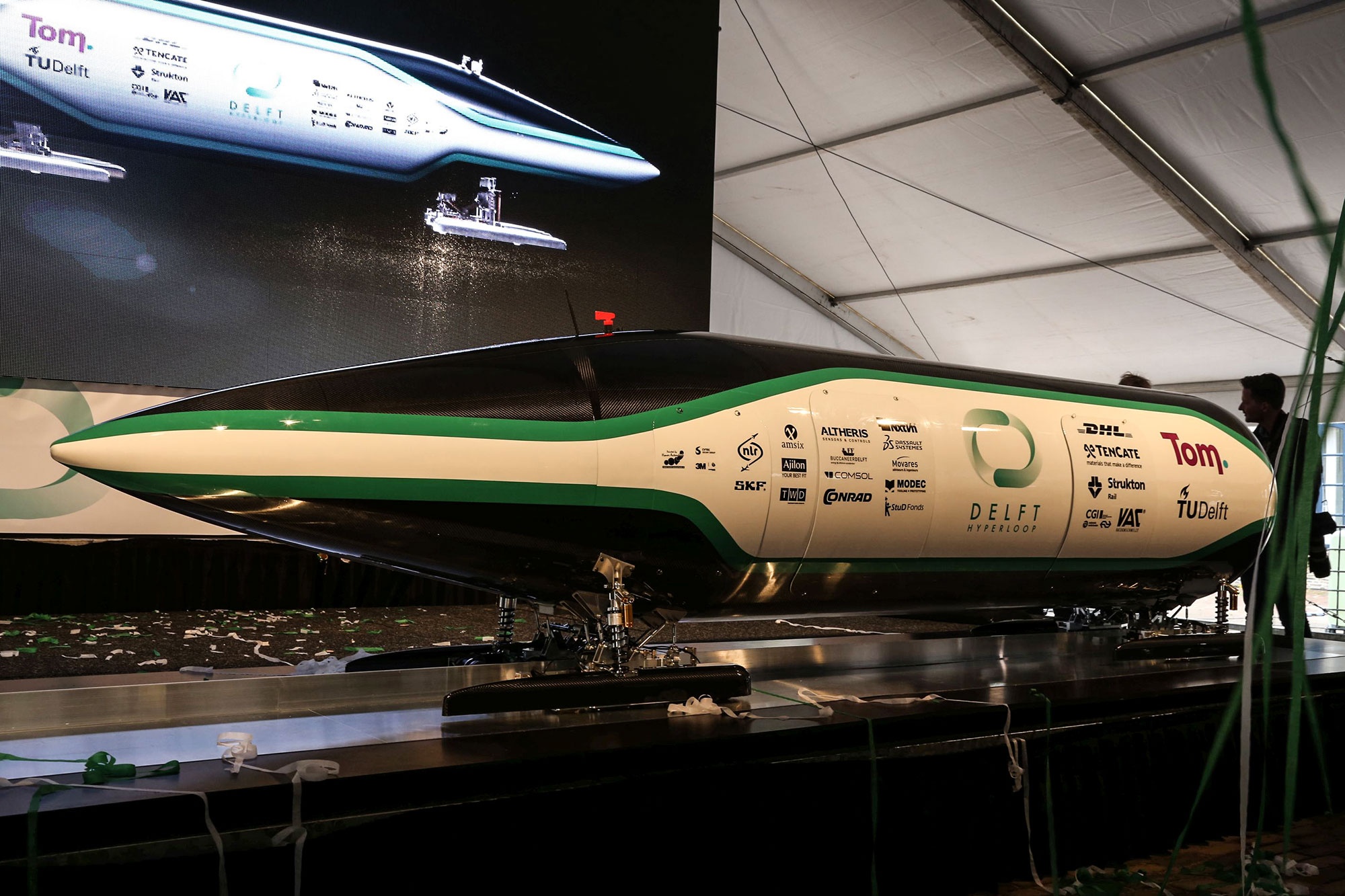 TU Delft presenteert Hyperloop-capsule - update - Tweakers