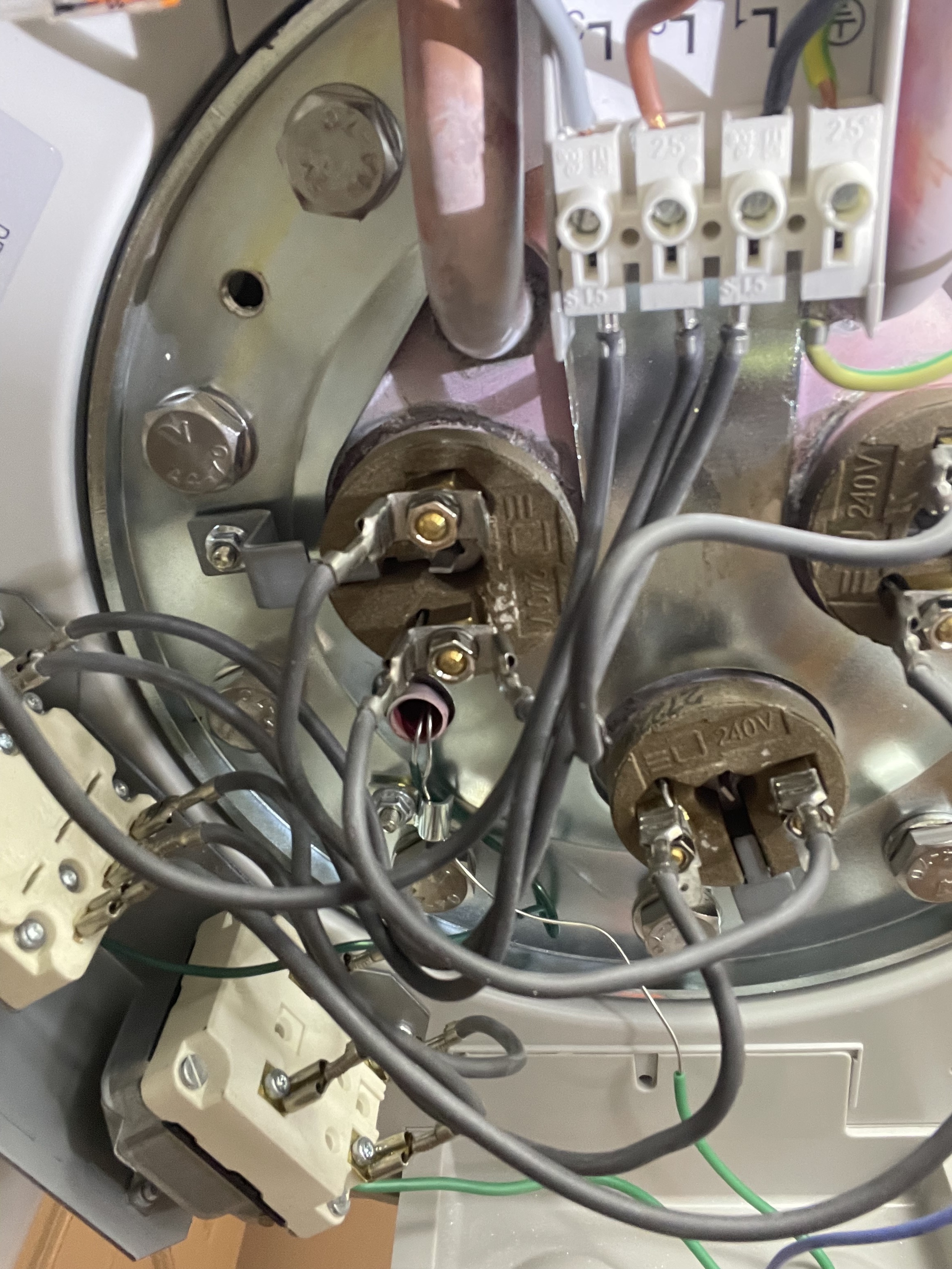 3 fasen boiler aansluiten - Duurzame energie en installaties - GoT