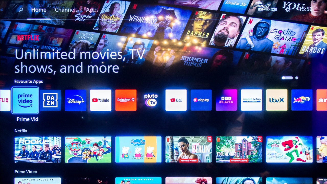 Titan OS, Ambilight Plus en META 2.0 - Philips tv's van 2024 - Tweakers