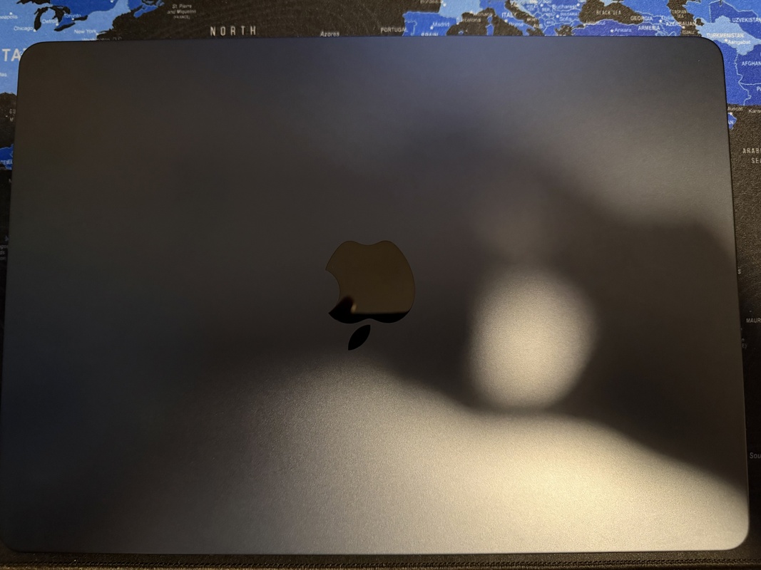 Apple MacBook Air 2025 13" M4 10-core, 16GB ram, 8-core GPU, 256GB ssd ...