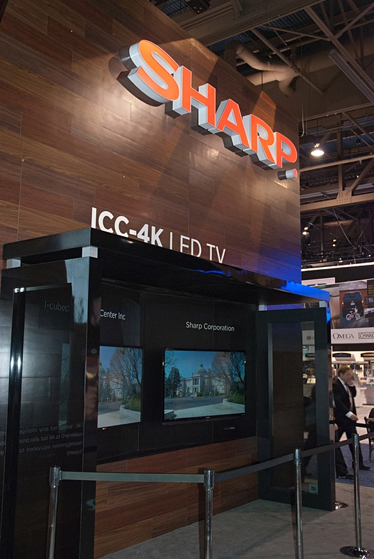 Sharp maakt richtprijzen 60"-, 70"- en 80"-lcd-tv's bekend - Tweakers