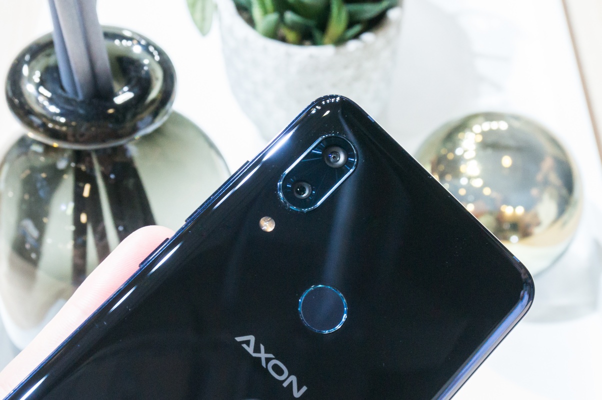 ZTE Axon 9 Pro Preview - Tweakers