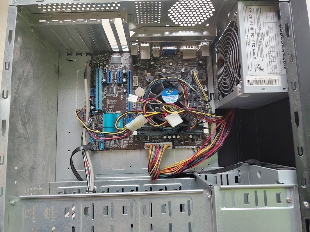 Oude Computer, niet compleet aangeboden - Vraag & Aanbod - Tweakers