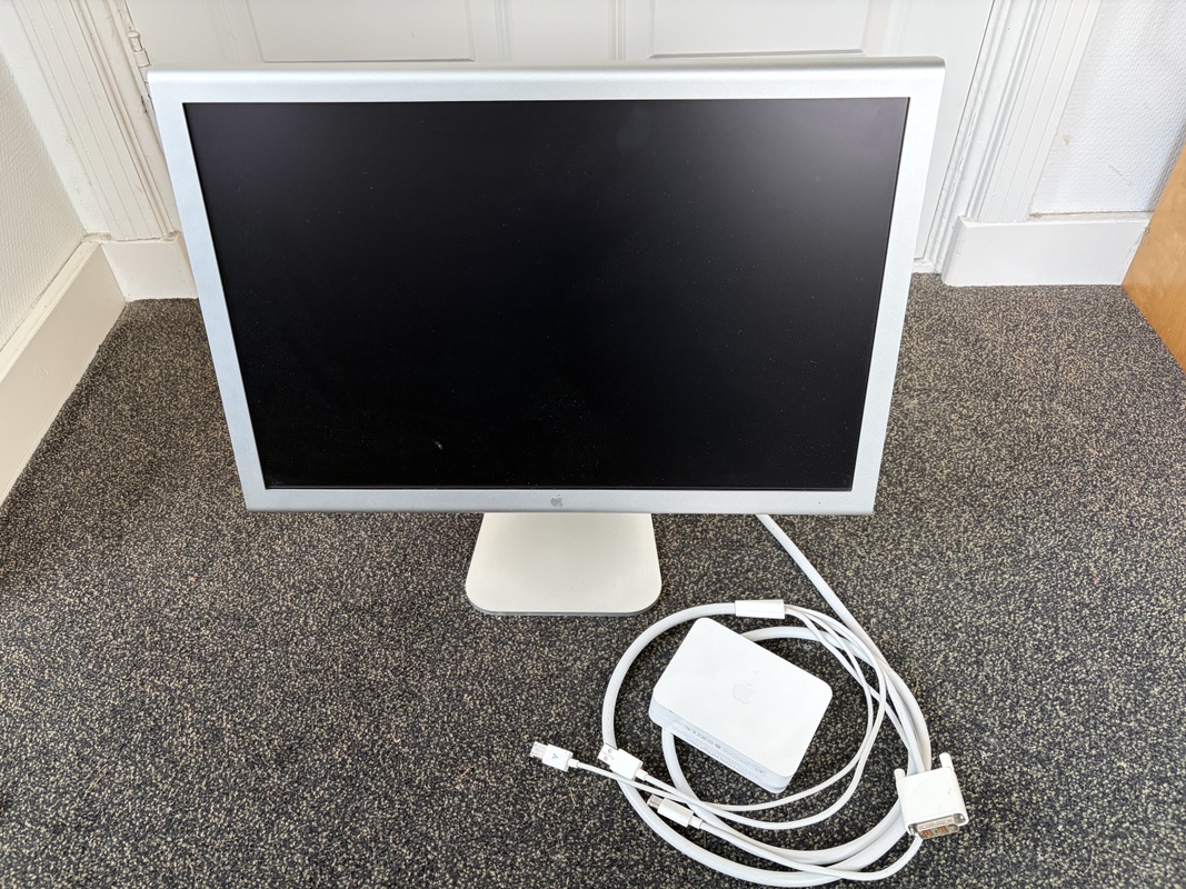 20-inch Apple Cinema Display (DVI) aangeboden - Vraag & Aanbod - Tweakers