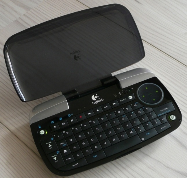 Logitech diNovo Mini - Isra - Product reviews - Tweakers