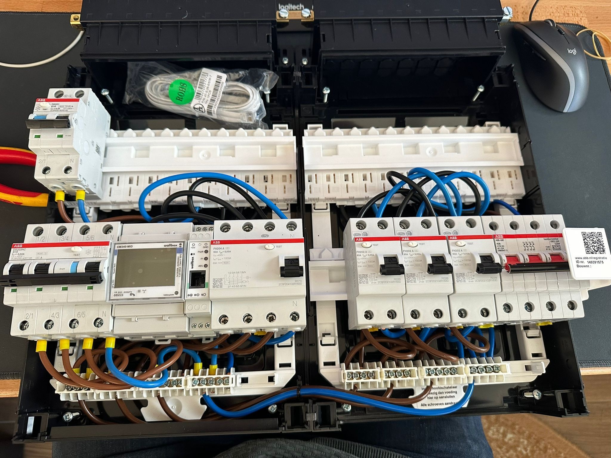 N aansluiten? op EM340 (power booster enrgy meter) in 3 fase ...
