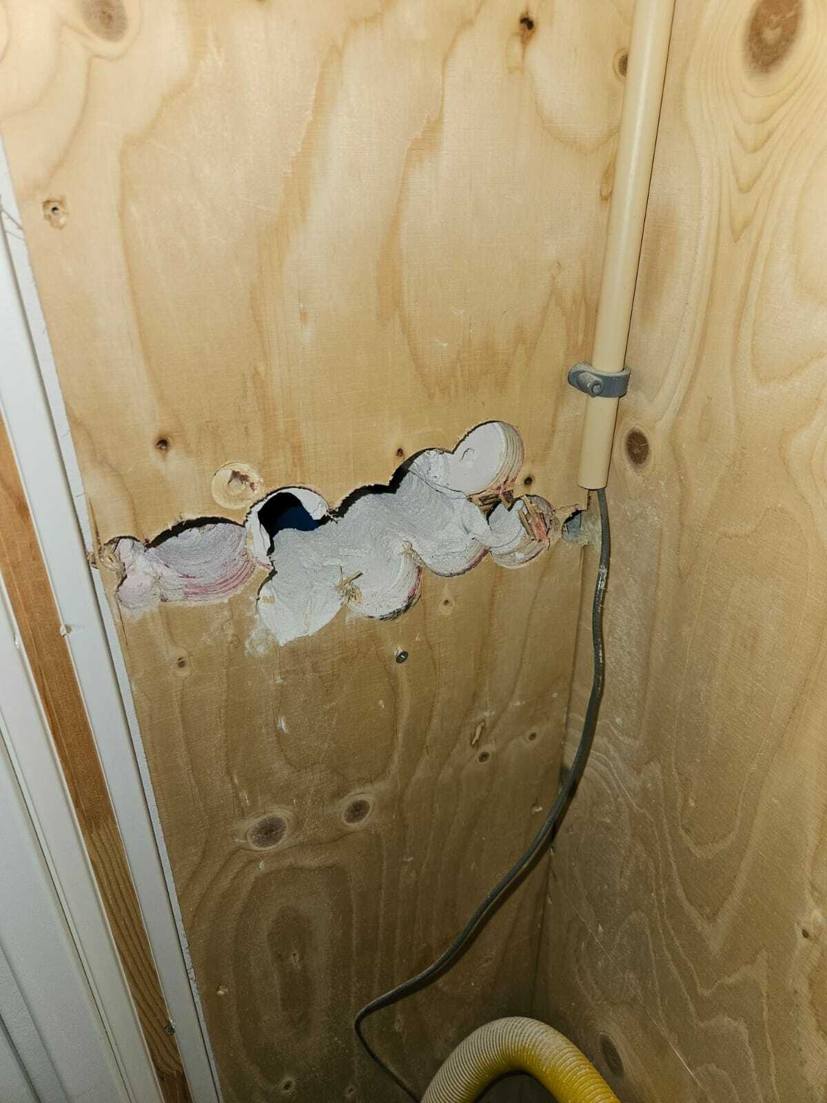 Flexibele kabelbuis 'in' de muur gevallen - Bouwen en klussen - GoT