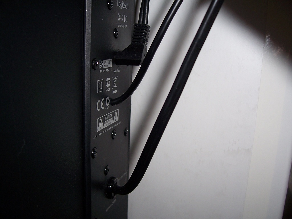 Logitech X-210 - naarden 4ever - Product reviews - Tweakers