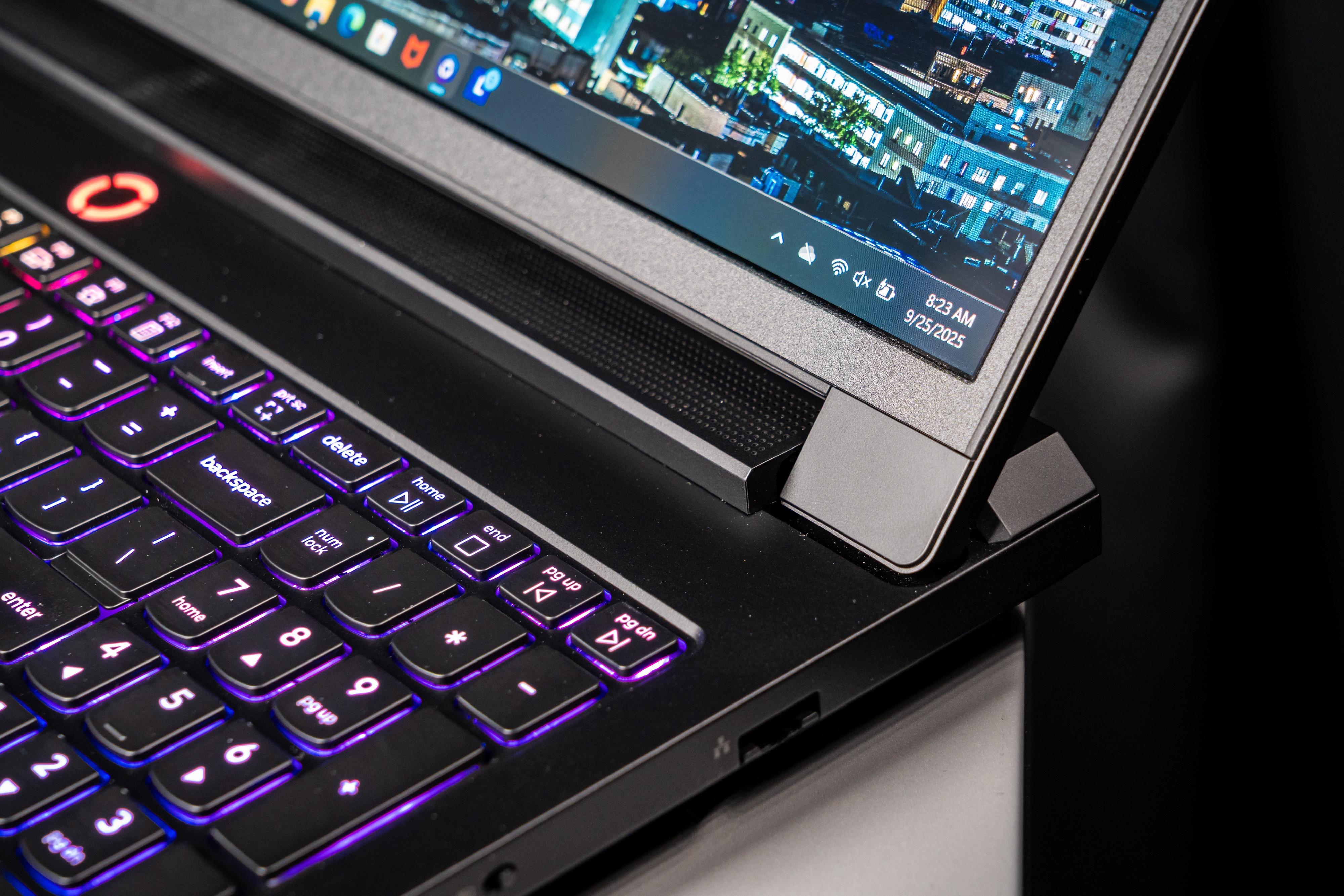 Lenovo Legion Pro 7 en BTO Aurix-16 MK-VII Review - Tweakers