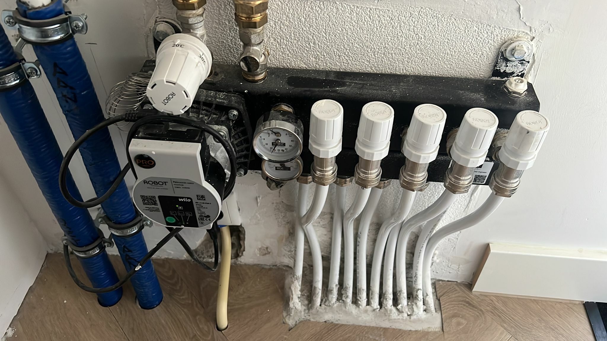 Vloerverwarmingverdeler vervangen bij overstap warmtepomp? - Duurzame energie en installaties - GoT