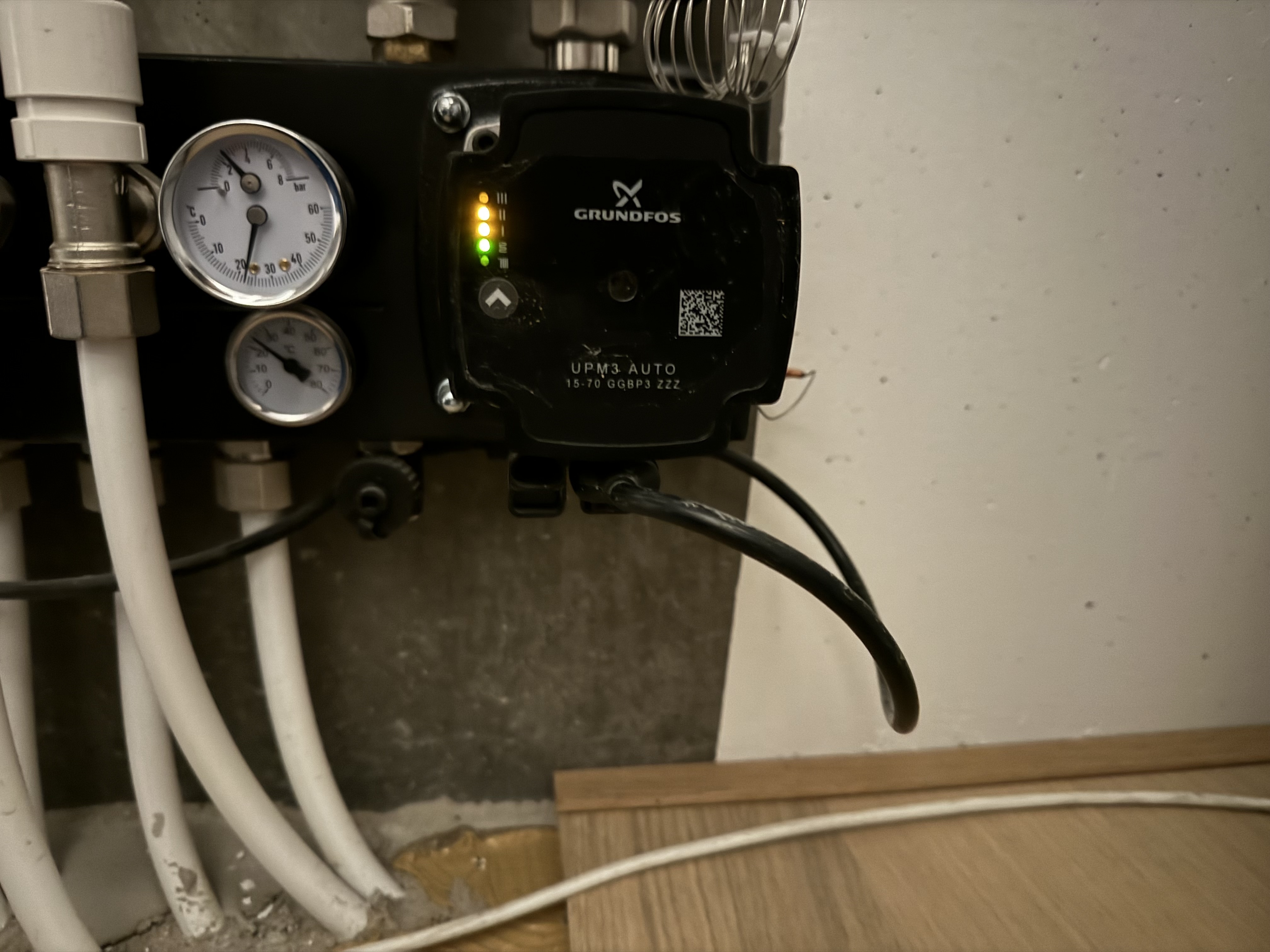 Vloerverwarming warmt woonkamer niet op - Duurzame energie en installaties - GoT