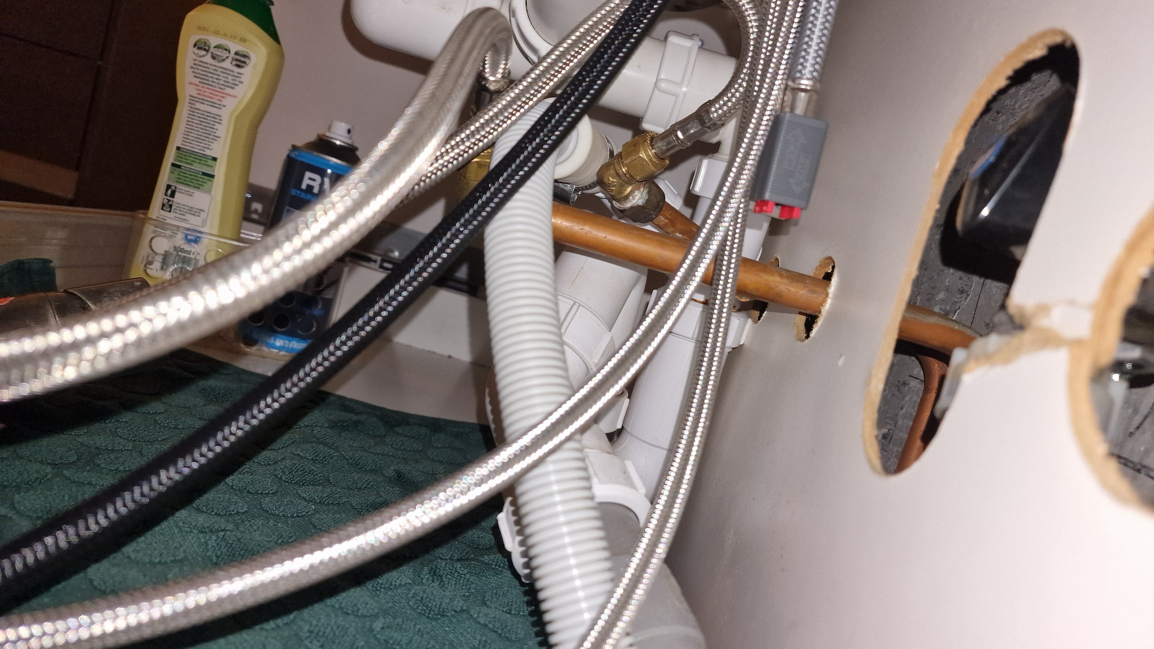 Nieuwe kraan past net niet op draad van leidingen - Bouwen en klussen - GoT