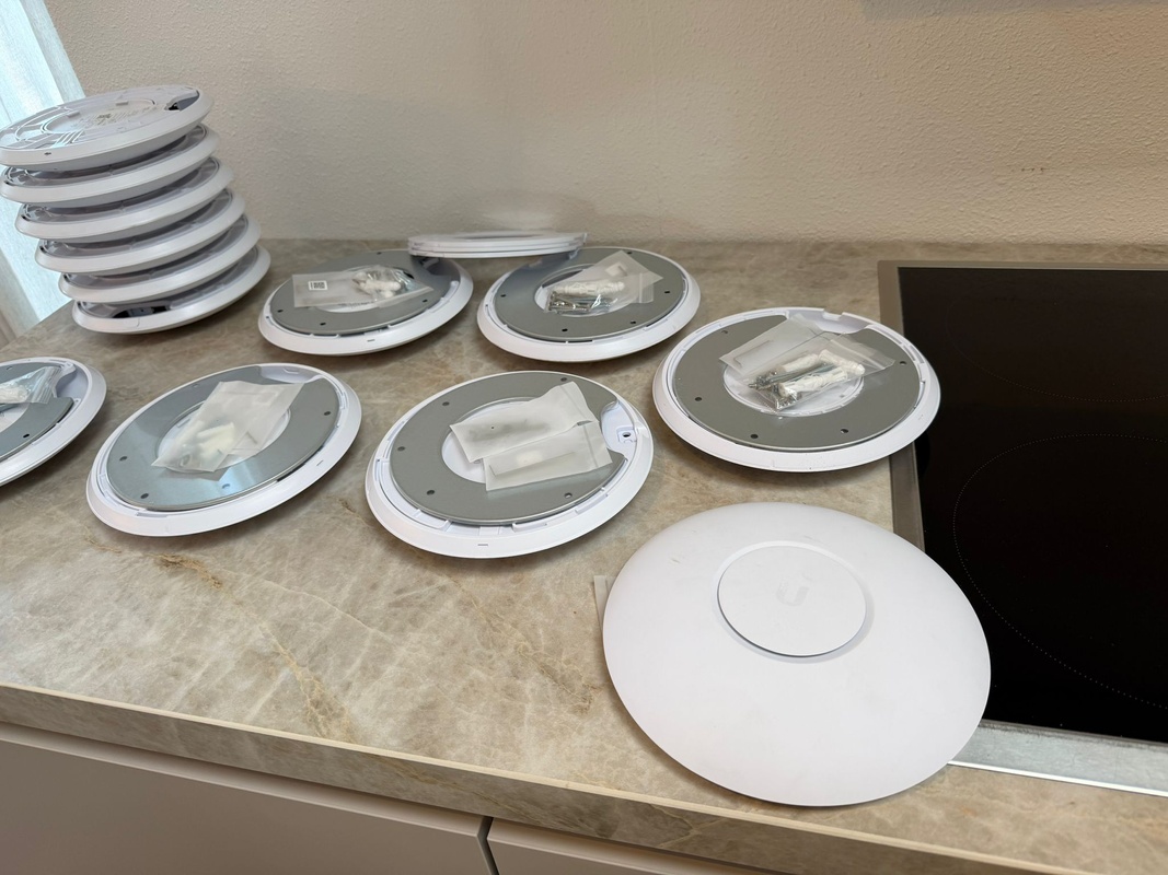 10x Ubiquiti UniFi AP AC PRO [Lees omschrijving!] aangeboden - Vraag ...