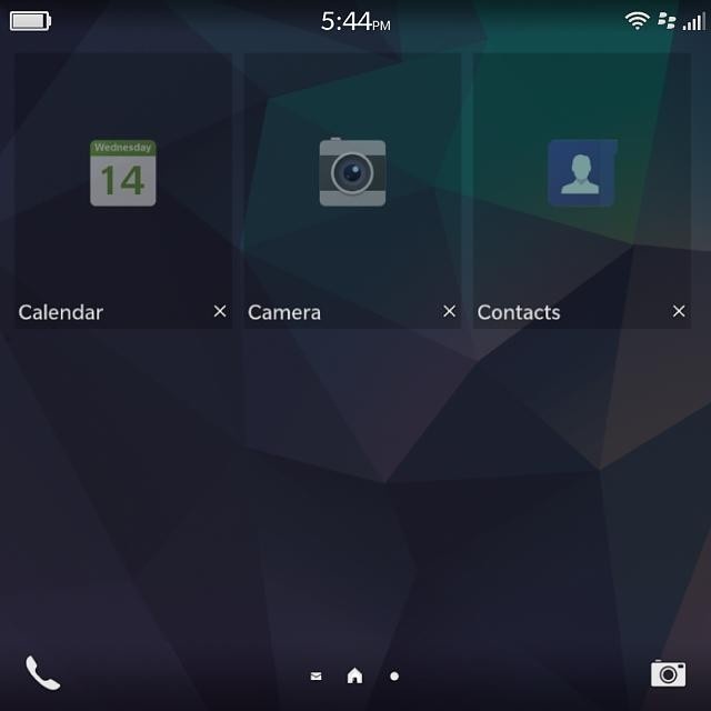 Screenshots tonen interface qwerty-smartphone Blackberry Q30 met 4,5 ...