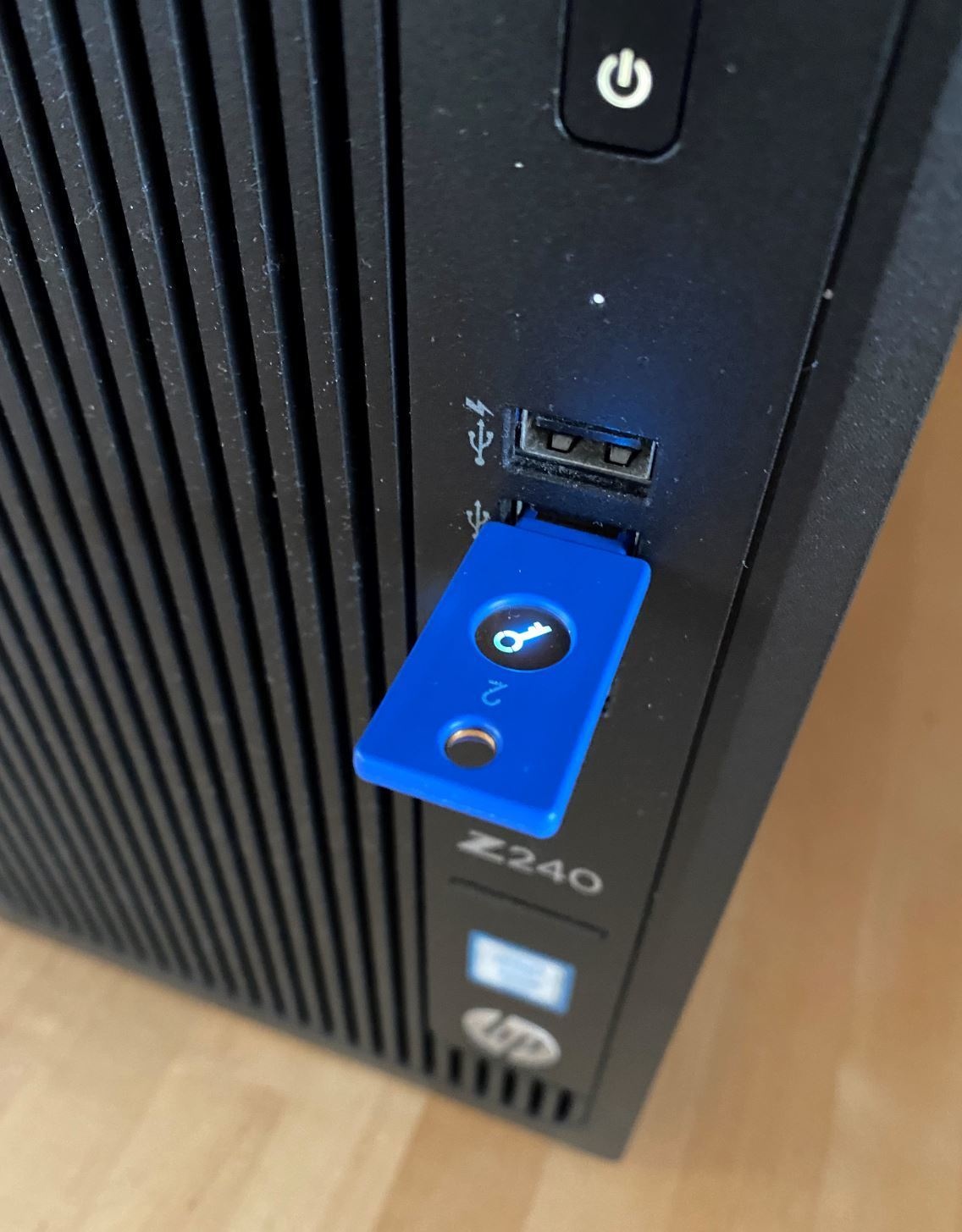 Yubico FIDO2 U2F Security Key - grimson - Product reviews - Tweakers