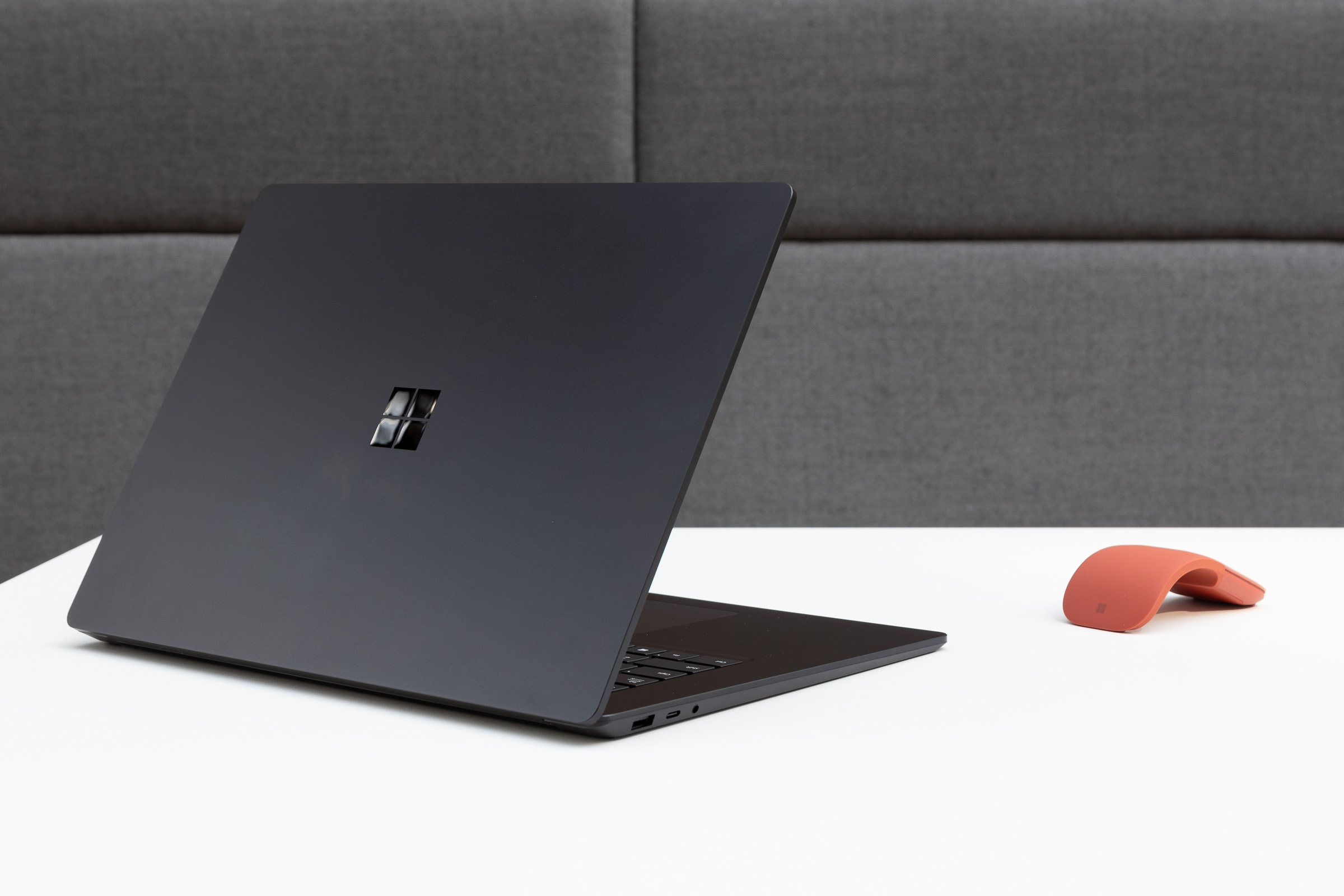 Microsoft Surface Laptop 4 Review - Tweakers