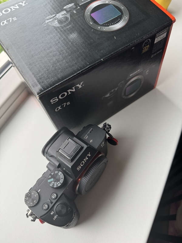 Sony A7 III Zwart + 2 x 128 SD + 2x accu's + L-bracket aangeboden ...